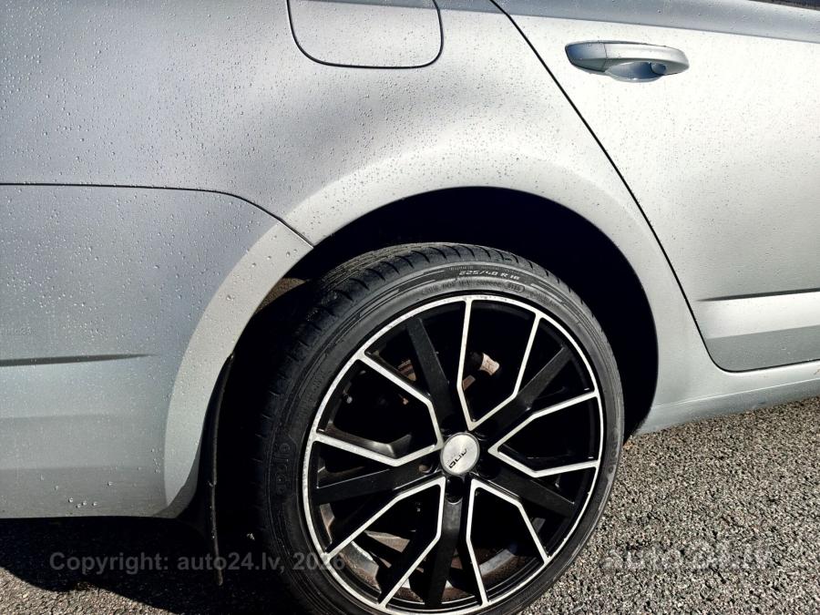 Grey Skoda Octavia 2016 in Tallinn, with an engine capacity of 1.60 L and mileage of 222 thousand km for 8600 €, photo 8 on AUTOMOTO.COM.LV