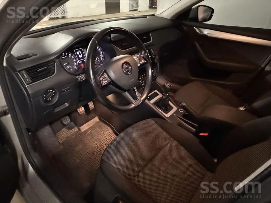 Pelēks Skoda Octavia 2016 Rīga, ar dzinēja tilpumu 1.60 L un nobraukumu 0 tūkst. km par 2590 €, foto 9 vietnē AUTOMOTO.COM.LV