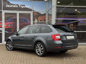 Grey Skoda Octavia 2017 in Valmiera, with an engine capacity of 2.00 L and mileage of 215 thousand km for 12600 €, photo 4 on AUTOMOTO.COM.LV