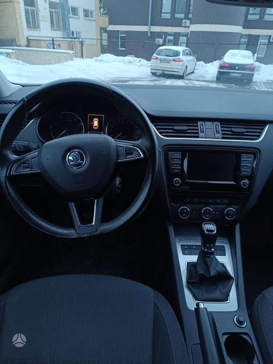 Pelēks Skoda Octavia 2017 Alīta, ar dzinēja tilpumu 1.40 L un nobraukumu 219 tūkst. km par 8500 €, foto 9 vietnē AUTOMOTO.COM.LV