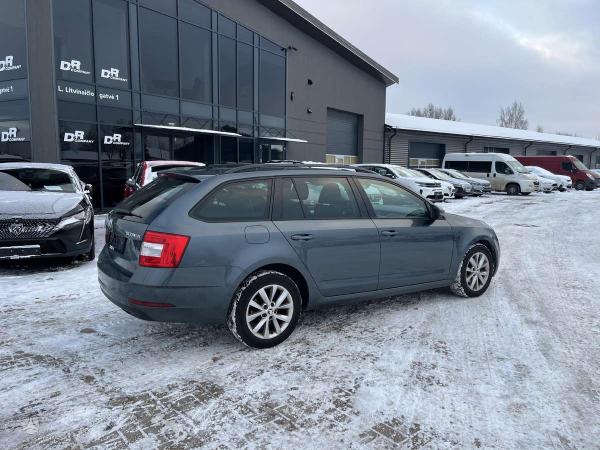Grey Skoda Octavia 2017 in Taurage, with an engine capacity of 1.60 L and mileage of 205 thousand km for 6300 €, photo 4 on AUTOMOTO.COM.LV