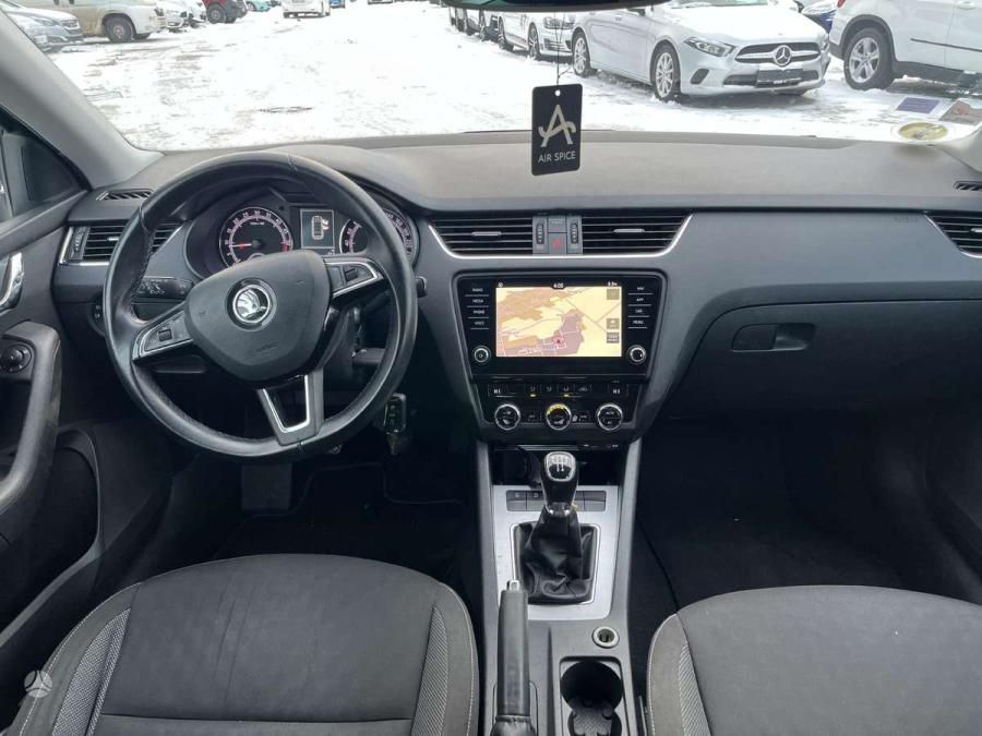 Pelēks Skoda Octavia 2017 Tauragė, ar dzinēja tilpumu 1.60 L un nobraukumu 205 tūkst. km par 6300 €, foto 23 vietnē AUTOMOTO.COM.LV