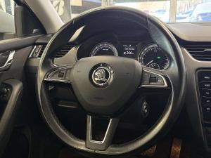 Grey Skoda Octavia 2017 in Kaunas, with an engine capacity of 1.60 L and mileage of 301 thousand km for 8700 €, photo 10 on AUTOMOTO.COM.LV