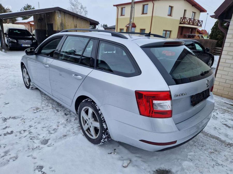 Grey Skoda Octavia 2017 in Marijampole, with an engine capacity of 1.97 L and mileage of 301 thousand km for 8700 €, photo 5 on AUTOMOTO.COM.LV