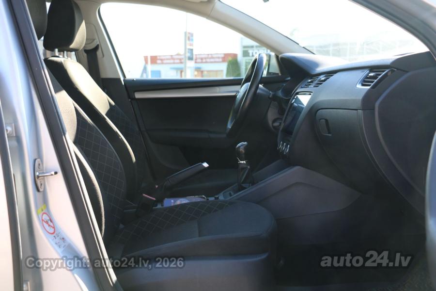 Pelēks Skoda Octavia 2017 Tartu, ar dzinēja tilpumu 1.00 L un nobraukumu 228 tūkst. km par 6700 €, foto 16 vietnē AUTOMOTO.COM.LV