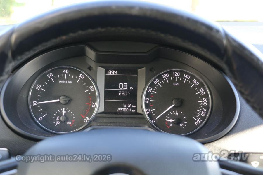Pelēks Skoda Octavia 2017 Tartu, ar dzinēja tilpumu 1.00 L un nobraukumu 228 tūkst. km par 6700 €, foto 17 vietnē AUTOMOTO.COM.LV