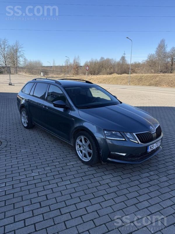 Grey Skoda Octavia 2017 in Tukums, with an engine capacity of 2.00 L and mileage of 206 thousand km for 9500 €, photo 4 on AUTOMOTO.COM.LV