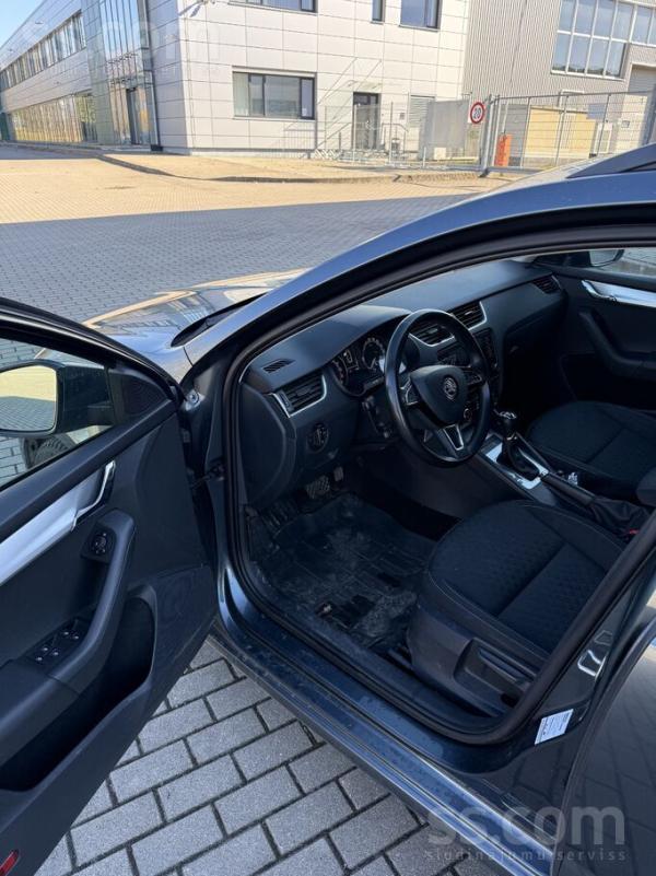 Grey Skoda Octavia 2017 in Tukums, with an engine capacity of 2.00 L and mileage of 206 thousand km for 9500 €, photo 5 on AUTOMOTO.COM.LV