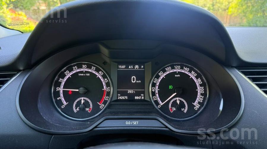 Pelēks Skoda Octavia 2017 Rīga, ar dzinēja tilpumu 1.60 L un nobraukumu 242 tūkst. km par 7350 €, foto 12 vietnē AUTOMOTO.COM.LV