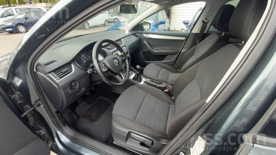Grey Skoda Octavia 2017 in Riga, with an engine capacity of 1.60 L and mileage of 221 thousand km for 7550 €, photo 12 on AUTOMOTO.COM.LV