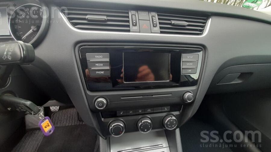 Grey Skoda Octavia 2017 in Riga, with an engine capacity of 1.60 L and mileage of 221 thousand km for 7550 €, photo 16 on AUTOMOTO.COM.LV