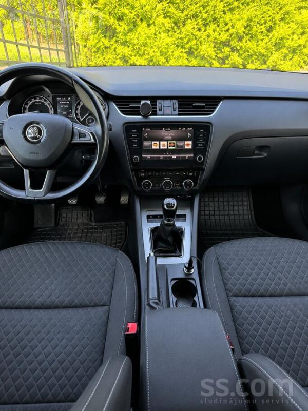 Pelēks Skoda Octavia 2017 Rīga, ar dzinēja tilpumu 2.00 L un nobraukumu 154 tūkst. km par 10300 €, foto 5 vietnē AUTOMOTO.COM.LV