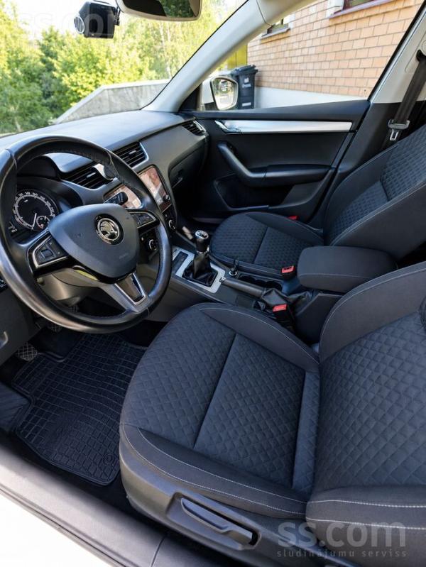Pelēks Skoda Octavia 2017 Rīga, ar dzinēja tilpumu 2.00 L un nobraukumu 154 tūkst. km par 10300 €, foto 7 vietnē AUTOMOTO.COM.LV
