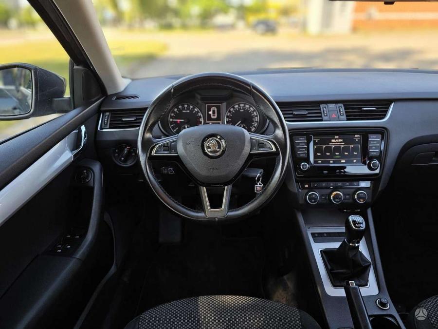Pelēks Skoda Octavia 2017 Rokiškis, ar dzinēja tilpumu 1.60 L un nobraukumu 230 tūkst. km par 4550 €, foto 15 vietnē AUTOMOTO.COM.LV