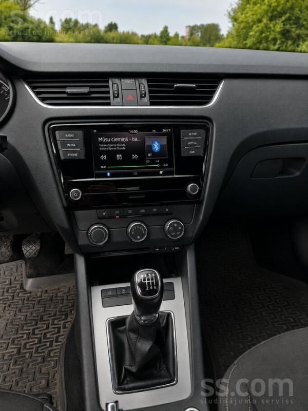 Pelēks Skoda Octavia 2017 Valmiera, ar dzinēja tilpumu 1.40 L un nobraukumu 281 tūkst. km par 7800 €, foto 6 vietnē AUTOMOTO.COM.LV