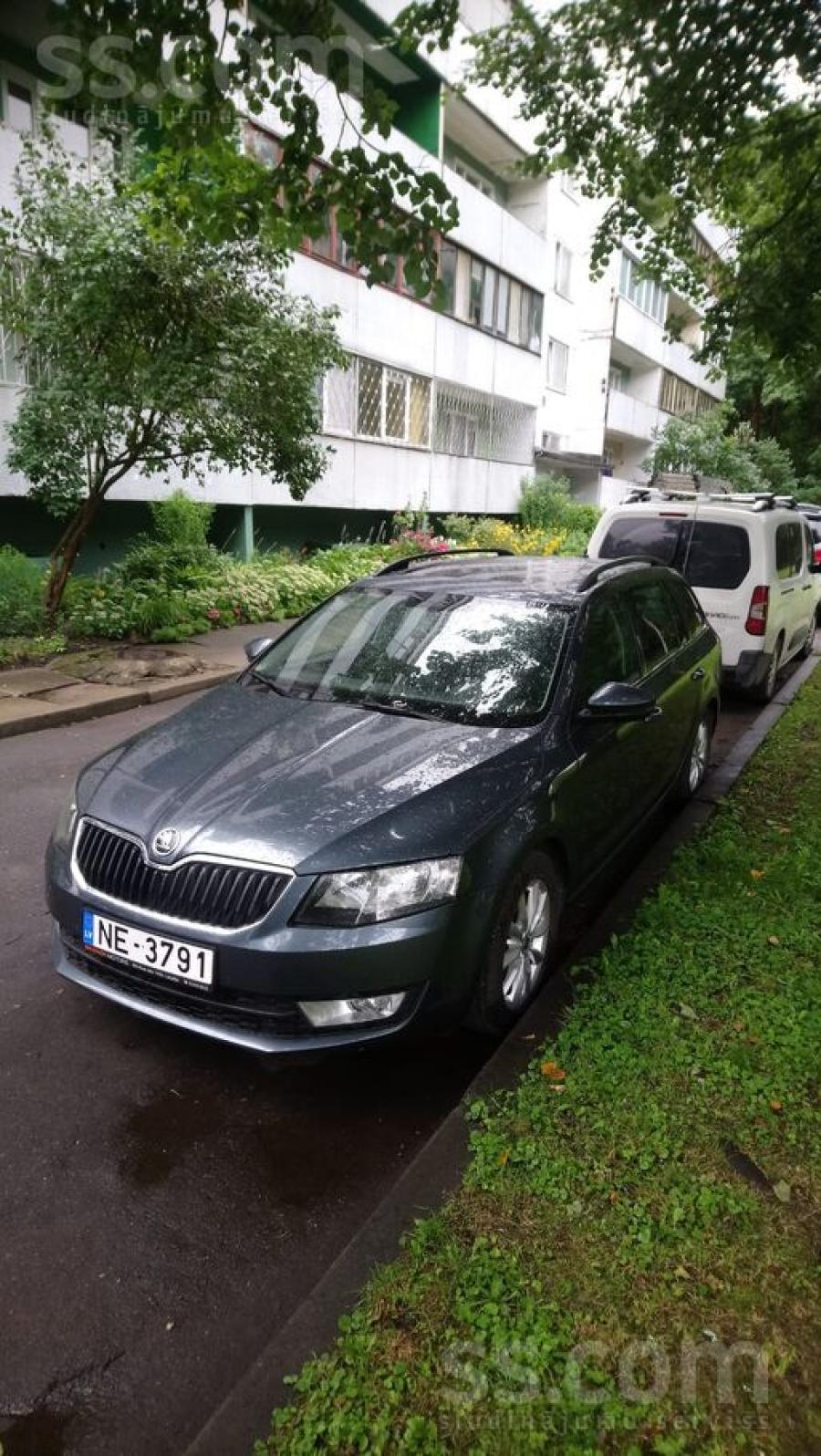 Grey Skoda Octavia 2017 in Riga, with an engine capacity of 1.60 L and mileage of 225 thousand km for 8500 €, photo 4 on AUTOMOTO.COM.LV