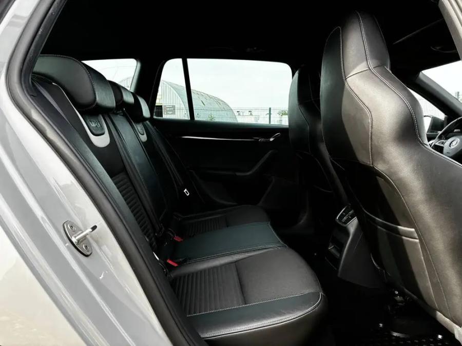 Grey Skoda Octavia 2017 in Saldus, with an engine capacity of 0.00 L and mileage of 0 thousand km for 10900 €, photo 11 on AUTOMOTO.COM.LV