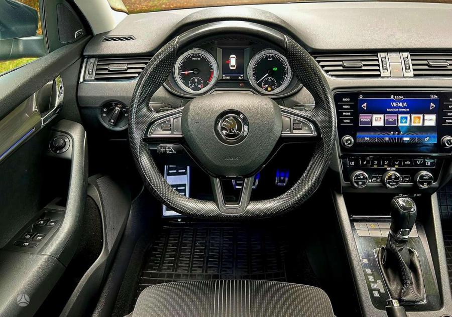Pelēks Skoda Octavia 2017 Utena, ar dzinēja tilpumu 1.97 L un nobraukumu 250 tūkst. km par 11250 €, foto 10 vietnē AUTOMOTO.COM.LV