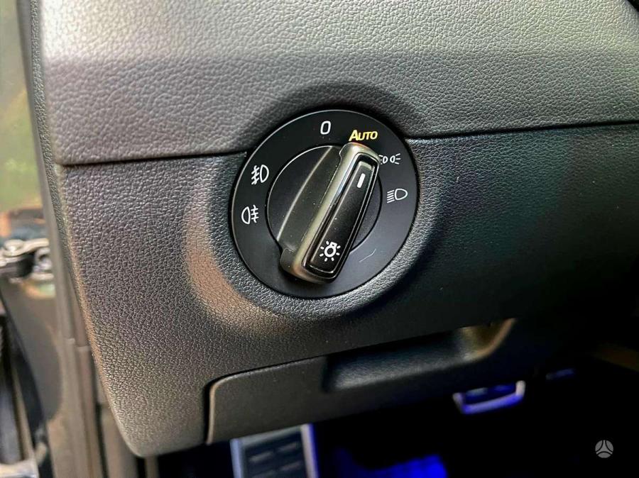 Pelēks Skoda Octavia 2017 Utena, ar dzinēja tilpumu 1.97 L un nobraukumu 250 tūkst. km par 11250 €, foto 41 vietnē AUTOMOTO.COM.LV