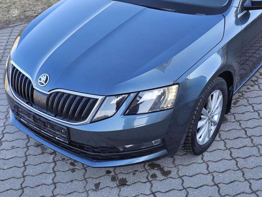 Grey Skoda Octavia 2017 in Rokiskis, with an engine capacity of 1.00 L and mileage of 165 thousand km for 4950 €, photo 4 on AUTOMOTO.COM.LV