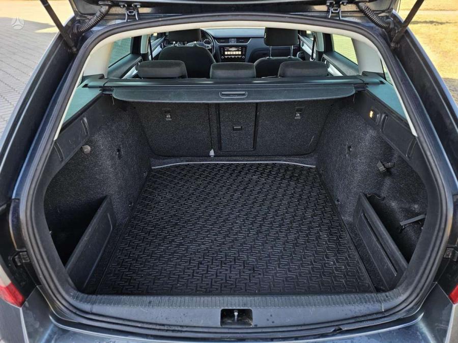 Grey Skoda Octavia 2017 in Rokiskis, with an engine capacity of 1.00 L and mileage of 165 thousand km for 4950 €, photo 11 on AUTOMOTO.COM.LV