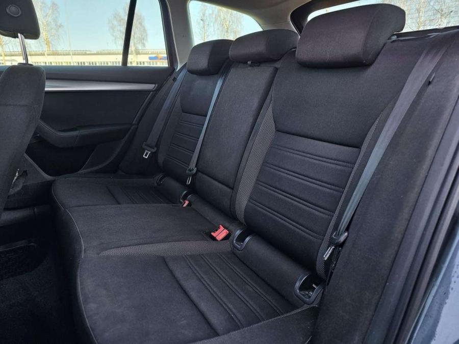 Grey Skoda Octavia 2017 in Rokiskis, with an engine capacity of 1.00 L and mileage of 165 thousand km for 4950 €, photo 16 on AUTOMOTO.COM.LV