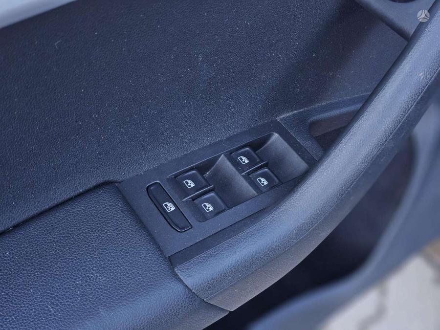 Grey Skoda Octavia 2017 in Rokiskis, with an engine capacity of 1.00 L and mileage of 165 thousand km for 4950 €, photo 20 on AUTOMOTO.COM.LV