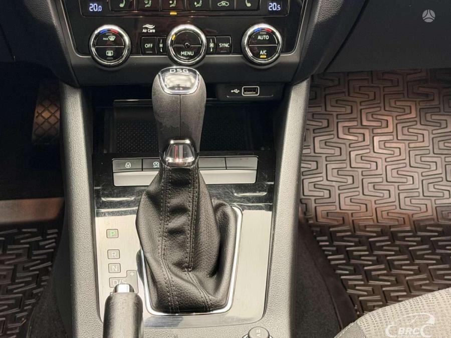 Grey Skoda Octavia 2018 in Vilnius, with an engine capacity of 1.97 L and mileage of 349 thousand km for 8500 €, photo 17 on AUTOMOTO.COM.LV