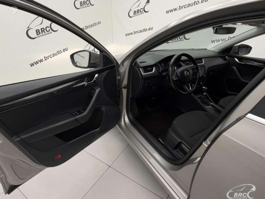 Grey Skoda Octavia 2018 in Vilnius, with an engine capacity of 1.97 L and mileage of 349 thousand km for 8500 €, photo 20 on AUTOMOTO.COM.LV