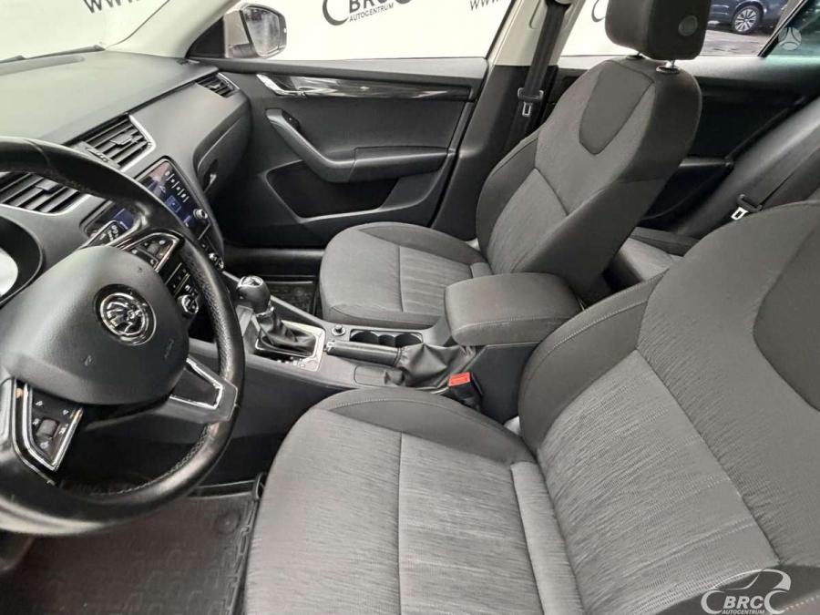 Grey Skoda Octavia 2018 in Vilnius, with an engine capacity of 1.97 L and mileage of 349 thousand km for 8500 €, photo 26 on AUTOMOTO.COM.LV