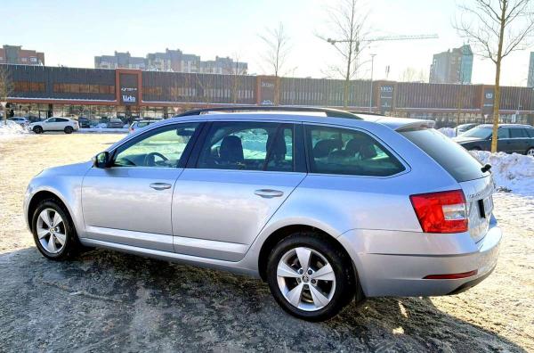 Grey Skoda Octavia 2018 in Klaipeda, with an engine capacity of 1.60 L and mileage of 150 thousand km for 10000 €, photo 4 on AUTOMOTO.COM.LV