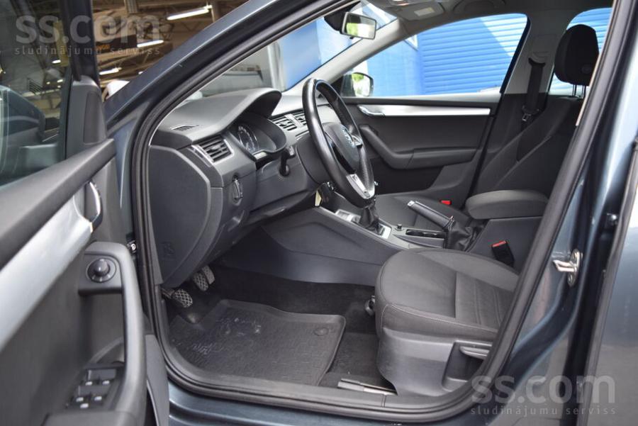Grey Skoda Octavia 2018 in Riga, with an engine capacity of 1.60 L and mileage of 195 thousand km for 8900 €, photo 4 on AUTOMOTO.COM.LV