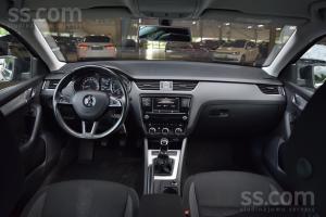 Grey Skoda Octavia 2018 in Riga, with an engine capacity of 1.60 L and mileage of 195 thousand km for 8900 €, photo 5 on AUTOMOTO.COM.LV