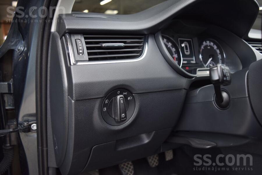 Grey Skoda Octavia 2018 in Riga, with an engine capacity of 1.60 L and mileage of 195 thousand km for 8900 €, photo 10 on AUTOMOTO.COM.LV