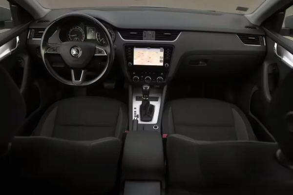Серый Шкода Октавия 2018 в Елгава, объемом двигателя 1.60 л и пробегом 180 тыс. км за 12700 €, фото 8 на AUTOMOTO.COM.LV