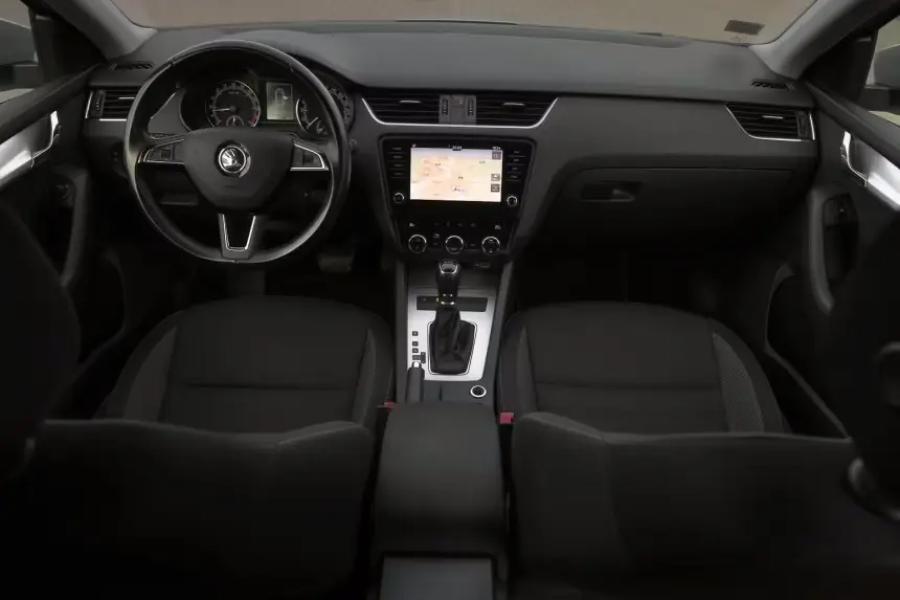 Pelēks Skoda Octavia 2018 Jelgava, ar dzinēja tilpumu 1.60 L un nobraukumu 180 tūkst. km par 12700 €, foto 9 vietnē AUTOMOTO.COM.LV