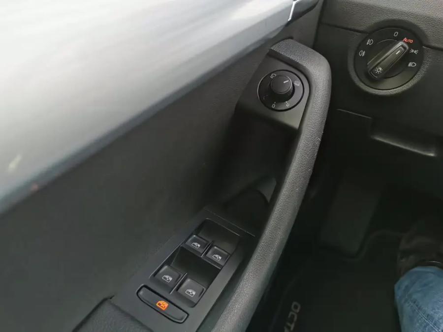Pelēks Skoda Octavia 2018 Kuldīga, ar dzinēja tilpumu 1.60 L un nobraukumu 0 tūkst. km par 9700 €, foto 20 vietnē AUTOMOTO.COM.LV