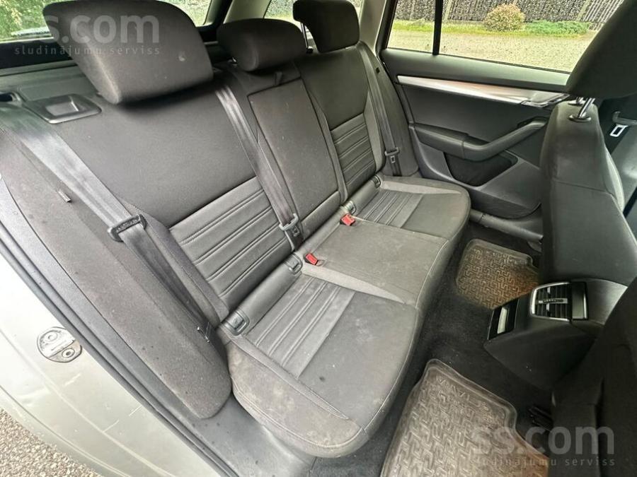 Pelēks Skoda Octavia 2018 Rīga, ar dzinēja tilpumu 1.60 L un nobraukumu 213 tūkst. km par 7950 €, foto 24 vietnē AUTOMOTO.COM.LV