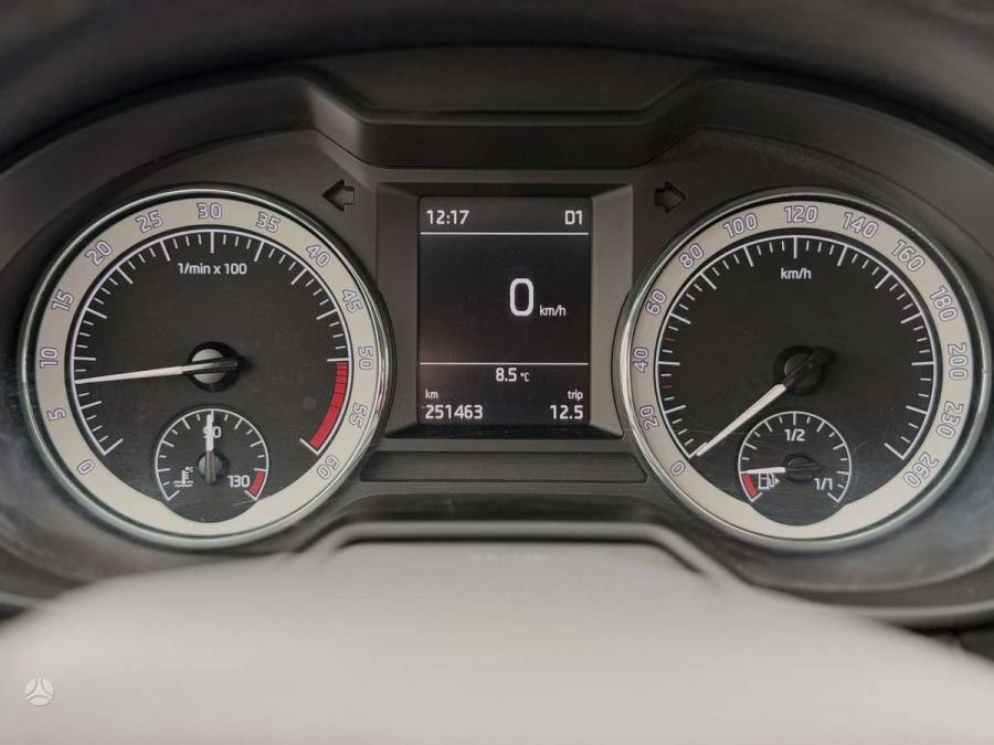Grey Skoda Octavia 2018 in Vilnius, with an engine capacity of 1.60 L and mileage of 251 thousand km for 6500 €, photo 12 on AUTOMOTO.COM.LV