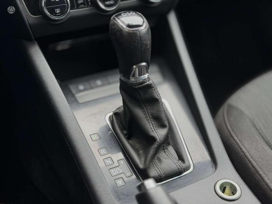 Grey Skoda Octavia 2018 in Vilnius, with an engine capacity of 1.60 L and mileage of 251 thousand km for 6500 €, photo 20 on AUTOMOTO.COM.LV