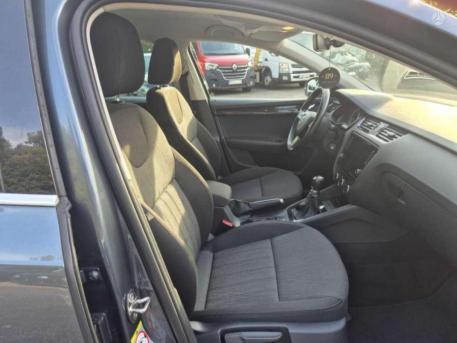 Grey Skoda Octavia 2018 in Vilnius, with an engine capacity of 1.60 L and mileage of 145 thousand km for 12500 €, photo 9 on AUTOMOTO.COM.LV