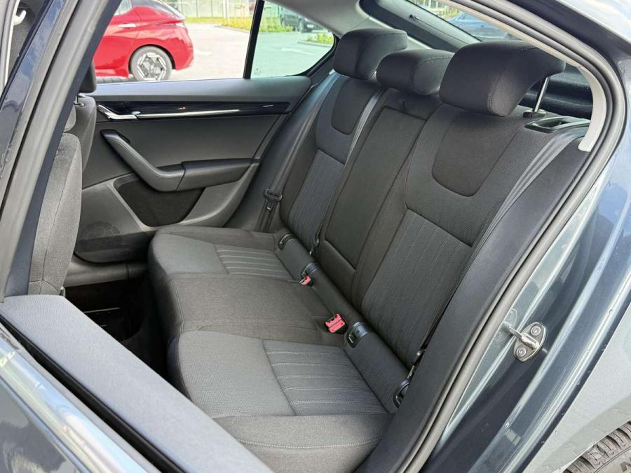 Grey Skoda Octavia 2018 in Vilnius, with an engine capacity of 1.00 L and mileage of 149 thousand km for 8900 €, photo 16 on AUTOMOTO.COM.LV