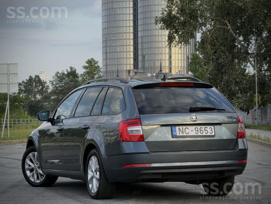 Grey Skoda Octavia 2018 in Riga, with an engine capacity of 1.60 L and mileage of 272 thousand km for 8999 €, photo 4 on AUTOMOTO.COM.LV