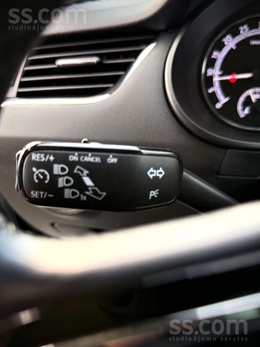 Grey Skoda Octavia 2018 in Riga, with an engine capacity of 1.60 L and mileage of 272 thousand km for 8999 €, photo 15 on AUTOMOTO.COM.LV