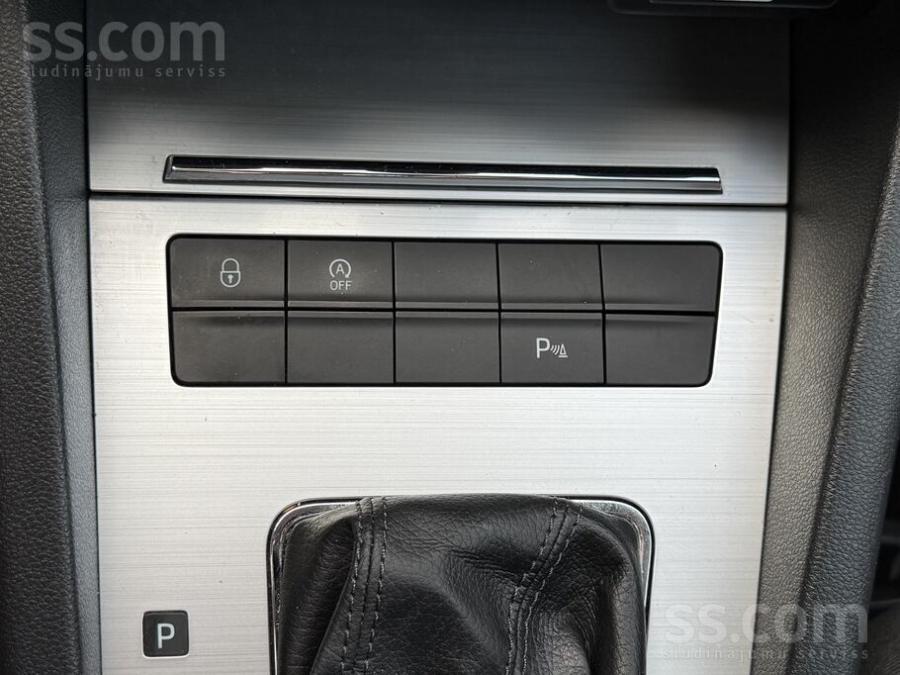 Grey Skoda Octavia 2018 in Riga, with an engine capacity of 1.60 L and mileage of 272 thousand km for 8999 €, photo 19 on AUTOMOTO.COM.LV