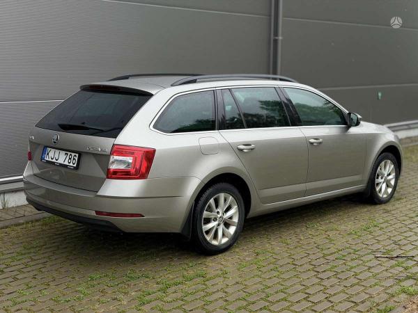 Pelēks Skoda Octavia 2018 Viļņa, ar dzinēja tilpumu 1.60 L un nobraukumu 251 tūkst. km par 6200 €, foto 2 vietnē AUTOMOTO.COM.LV