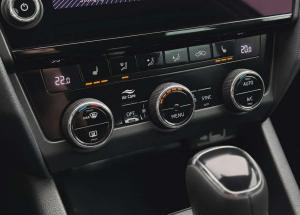 Pelēks Skoda Octavia 2018 Viļņa, ar dzinēja tilpumu 1.60 L un nobraukumu 251 tūkst. km par 6200 €, foto 20 vietnē AUTOMOTO.COM.LV