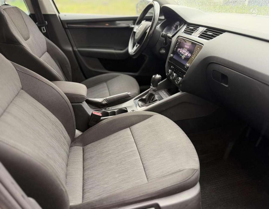 Pelēks Skoda Octavia 2018 Viļņa, ar dzinēja tilpumu 1.60 L un nobraukumu 251 tūkst. km par 6200 €, foto 23 vietnē AUTOMOTO.COM.LV