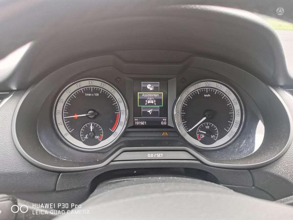 Pelēks Skoda Octavia 2018 Prienai, ar dzinēja tilpumu 1.97 L un nobraukumu 191 tūkst. km par 9850 €, foto 6 vietnē AUTOMOTO.COM.LV