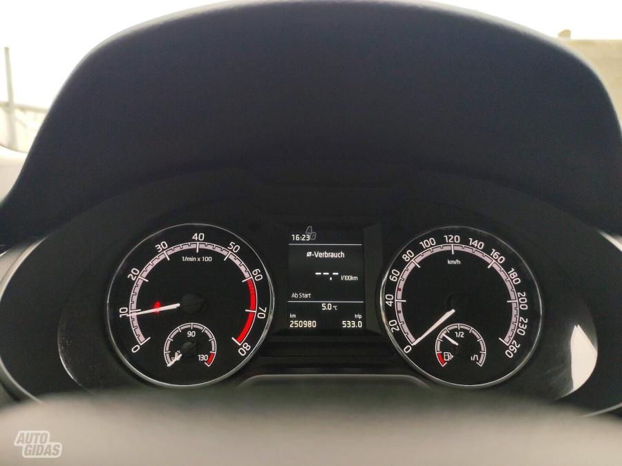 Pelēks Skoda Octavia 2018 Ramučiai, ar dzinēja tilpumu 1.40 L un nobraukumu 251 tūkst. km par 7650 €, foto 13 vietnē AUTOMOTO.COM.LV